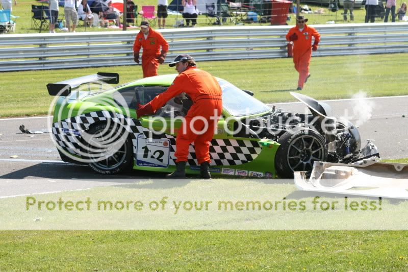 Oulton Park 09 - Carl Breeze - Mark Proctor Crash - My pics - Page 1 ...