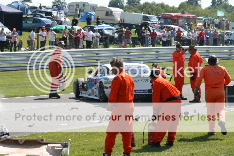 Oulton Park 09 - Carl Breeze - Mark Proctor Crash - My pics - Page 1 ...