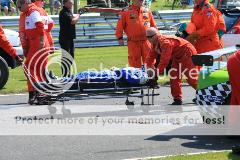 Oulton Park 09 - Carl Breeze - Mark Proctor Crash - My pics - Page 1 ...