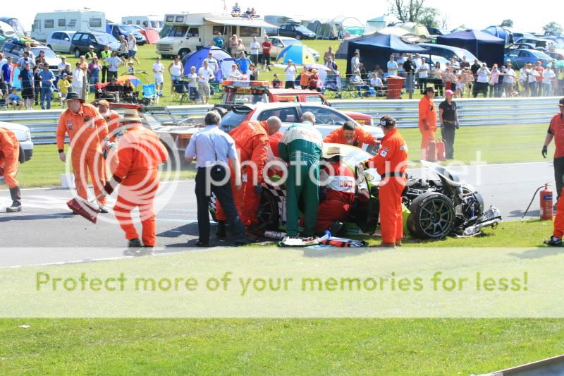 Oulton Park 09 - Carl Breeze - Mark Proctor Crash - My pics - Page 1 ...