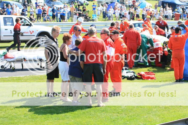 Oulton Park 09 - Carl Breeze - Mark Proctor Crash - My pics - Page 1 ...