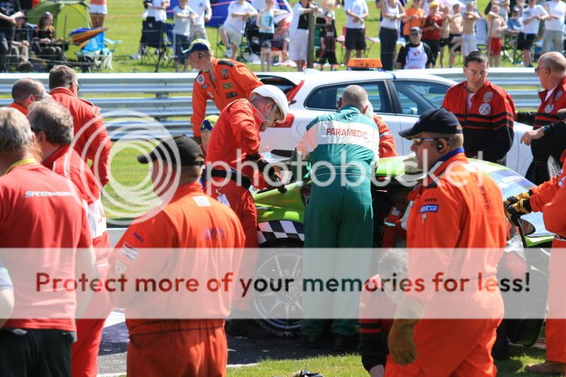 Oulton Park 09 - Carl Breeze - Mark Proctor Crash - My pics - Page 1 ...