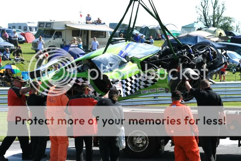 Oulton Park 09 - Carl Breeze - Mark Proctor Crash - My pics - Page 1 ...