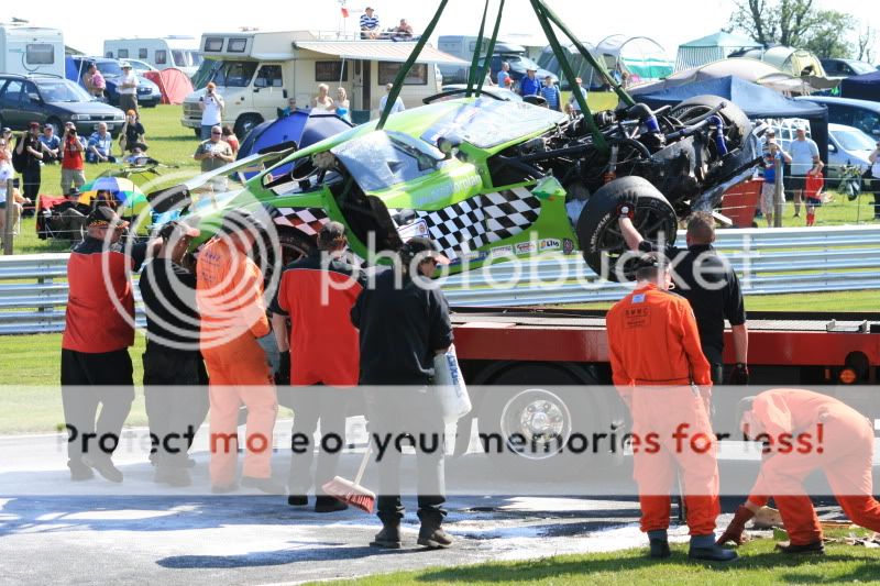 Oulton Park 09 - Carl Breeze - Mark Proctor Crash - My pics - Page 1 ...