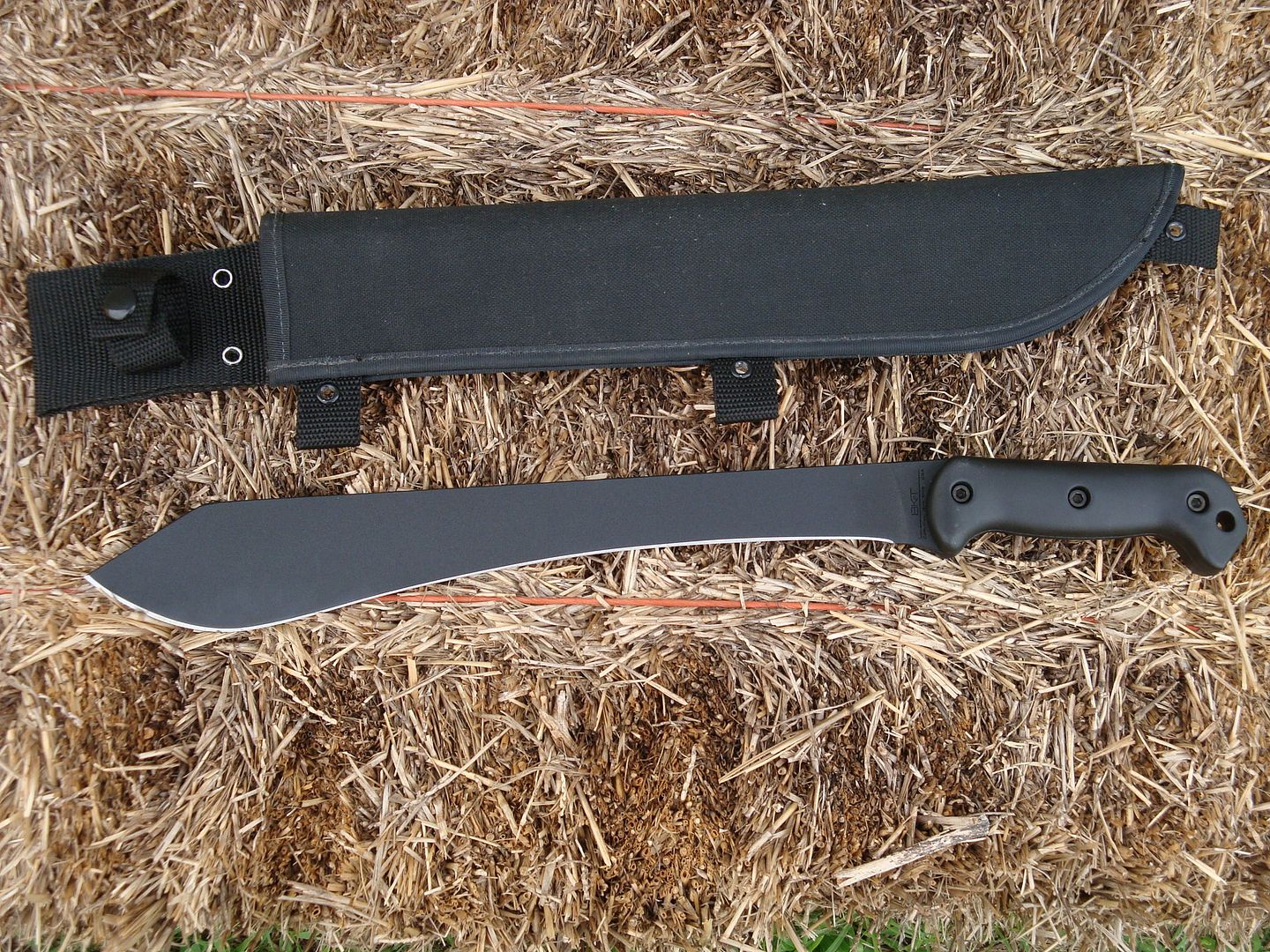 Becker BK6 Patrol Machete and Cas Hanwei Tactical Wakizashi ...