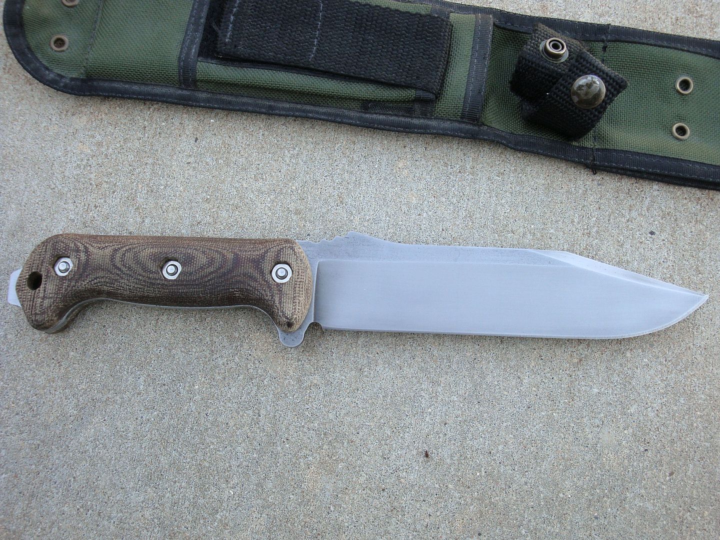 Becker BK2 w/micarta, Camillus era BK7 w/Micarta and Benchmade 15000 D2 ...