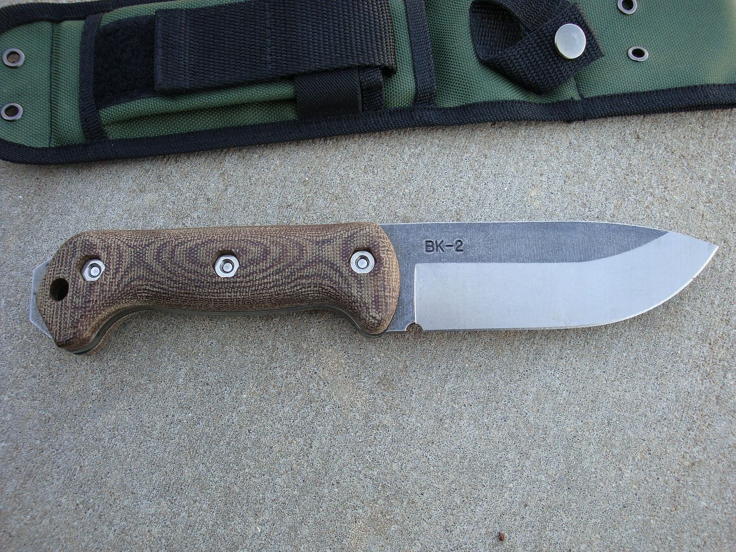 Becker BK2 w/micarta, Camillus era BK7 w/Micarta and Benchmade 15000 D2 ...