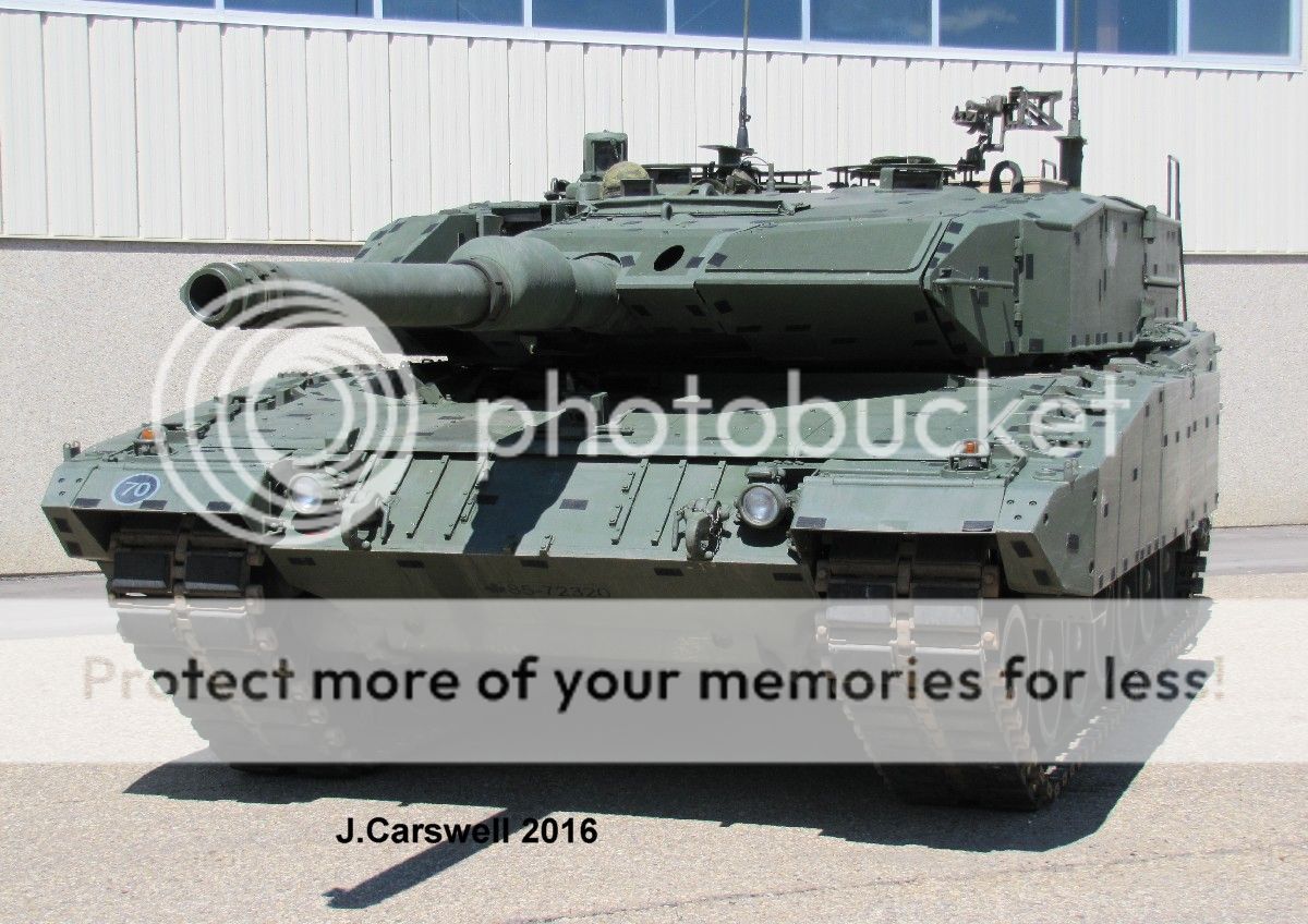 Armorama :: REVIEW Leopard 2A4M CAN